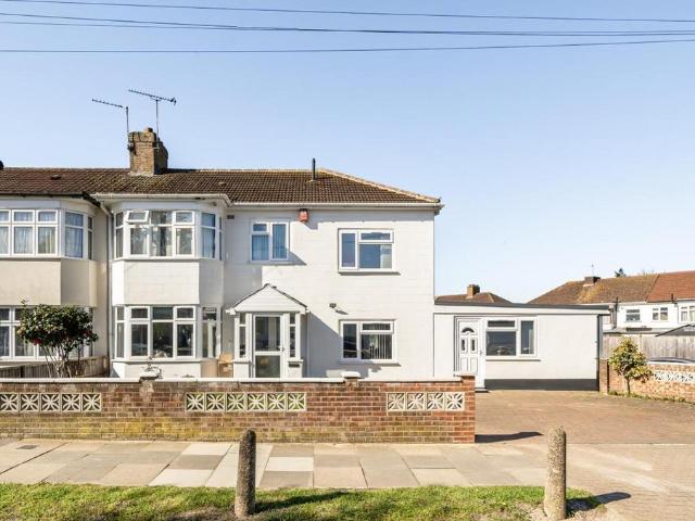 Shaldon Road, Edgware HA8 6 bed house to rent £3,600 pcm £831 pw