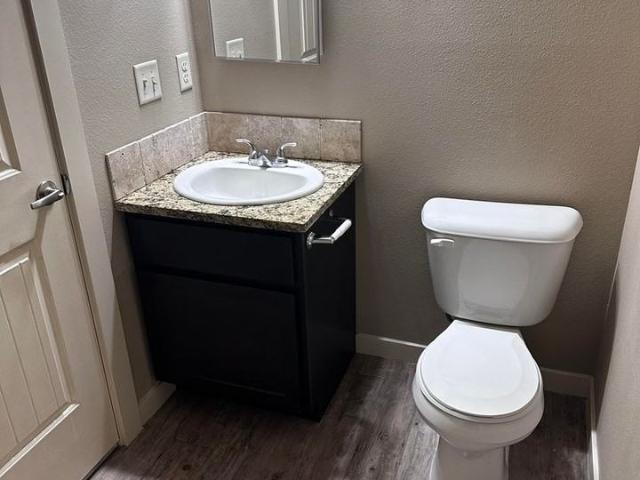 Shallow Creek N 2 Bedroom Apartment for Rent at 100 S Locust Grove Rd, Meridian, ID 83642 Southeast Meridian