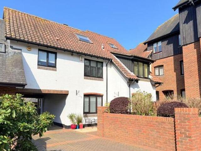 Shamrock Way, Hythe, 4 Bedroom Semi detached