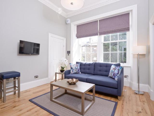 Shandwick Place, West End, Edinburgh. 1 bed apartment to rent £1,275 pcm £294 pw