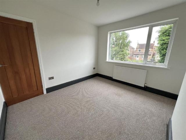 Shanklin Drive, Weddington, CV10