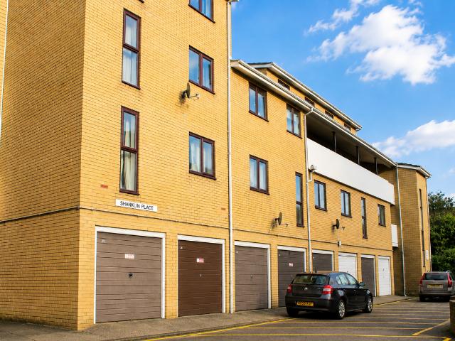 Shanklin Place, Frogmore, Fareham PO14, 2 bed flat to rent, £1,050 pcm | PrimeLocation