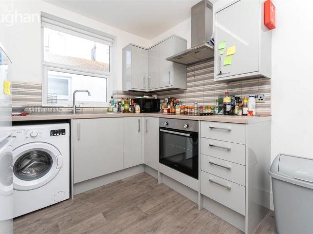 Shanklin Road, East Sussex BN2 2 bed terraced house to rent £1,760 pcm £406 pw