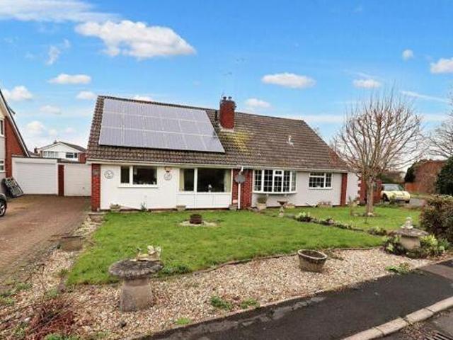 Shannon Court, Thornbury, 2 Bedroom Semi detached