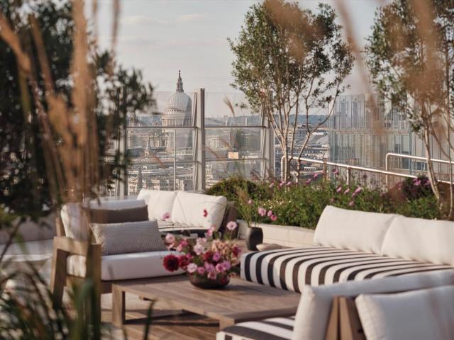 Shard Place, London Bridge Street. 1 bed flat to rent £4,008 pcm £925 pw