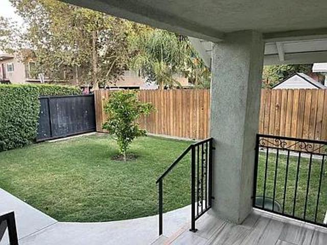 Share Canoga Park house