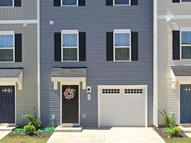 Shared 3 story Townhome