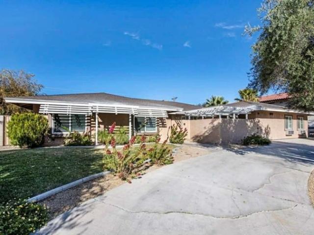 Shared and Private Room in a 3,271 sqft house