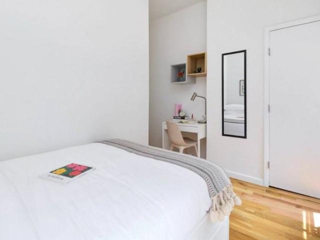 Shared Apt in midtown!