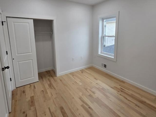 SHARED APARMENT LOOKING FOR ROOMMATES!