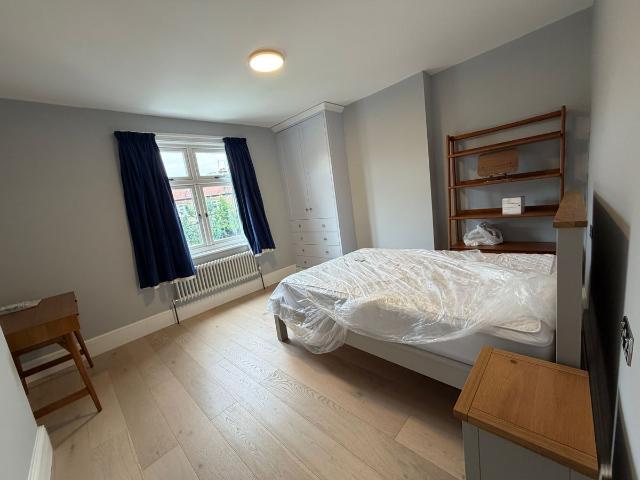 Shared Flat In Courtfield Gardens, West Ealing, West Ealing W13, Room to rent, £1,430 pcm | PrimeLocation