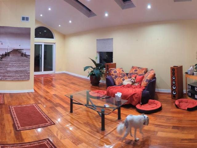 Roommate Sought in 93004