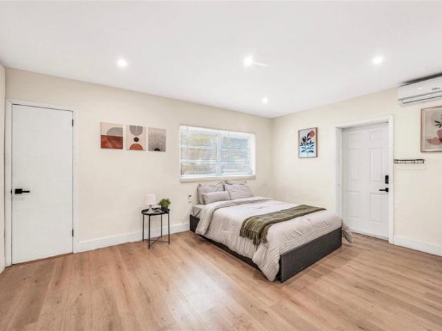 Shared House Near Beach & Downtown
