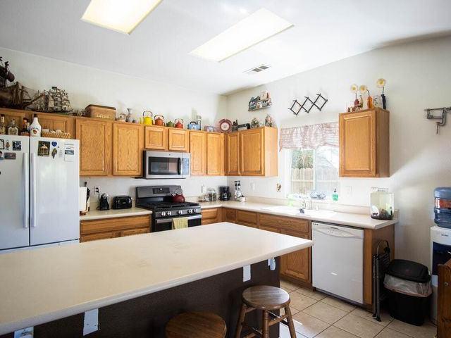Shared House_Private RoomBath Available