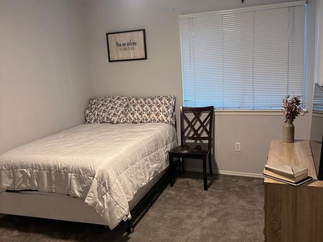 Shared Home: A Quiet and Cozy Room near HospitalC