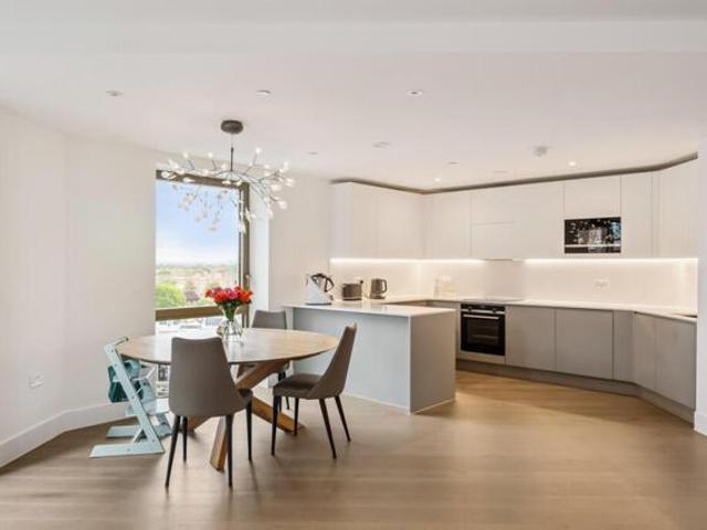 Shared Living/roommate 3 Bedroom For Rent Brentford Great London 6500 ES100949733