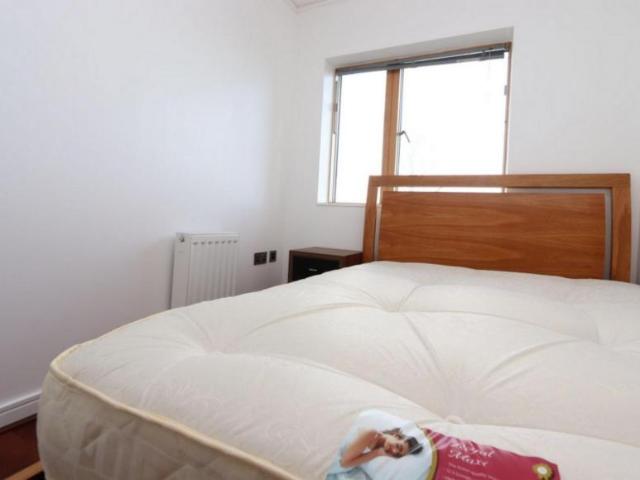 Shared Living/roommate 3 Bedroom For Rent London London 1040 ELS90559306