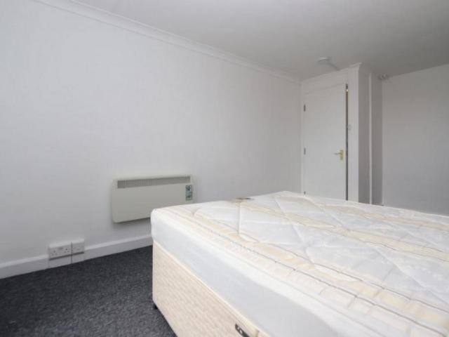 Shared Living/roommate 3 Bedroom For Rent London London 1040 ELS90559598