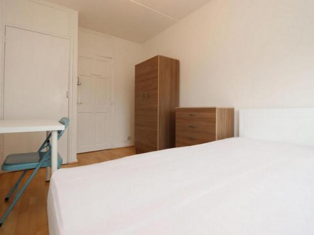Shared Living/roommate 3 Bedroom For Rent London London 1040 ELS90559647