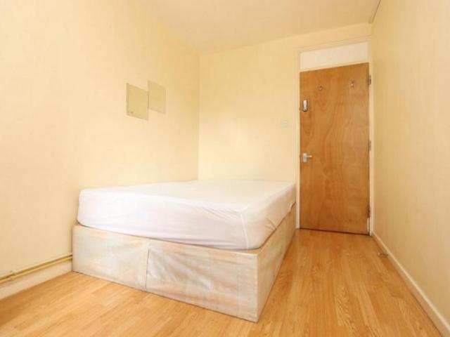 Shared Living/roommate 3 Bedroom For Rent London London 1040 ELS90559712