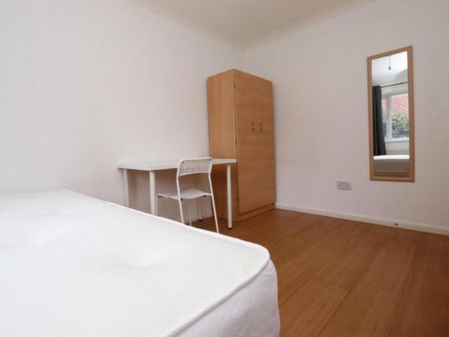 Shared Living/roommate 3 Bedroom For Rent London London 1040 ELS90559828