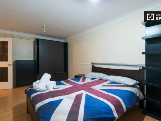 Shared Living/roommate 3 Bedroom For Rent London London 1040 ES101842887