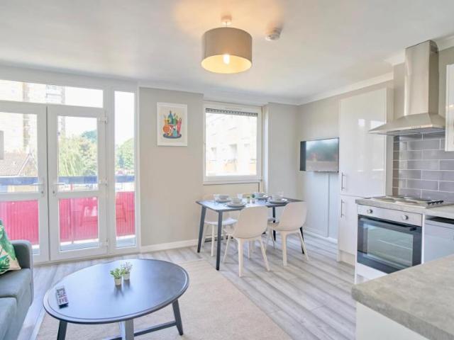Shared Living/roommate 3 Bedroom For Rent London London 1050 ES90563427