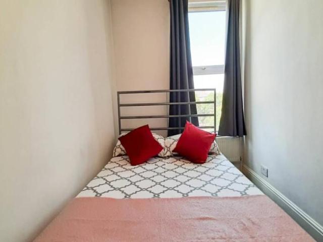 Shared Living/roommate 3 Bedroom For Rent London London 1071 ES101824571