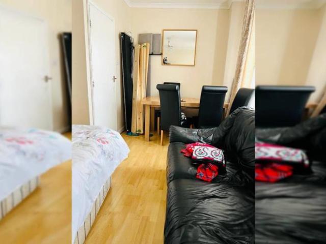 Shared Living/roommate 3 Bedroom For Rent London London 1000 ES101845015