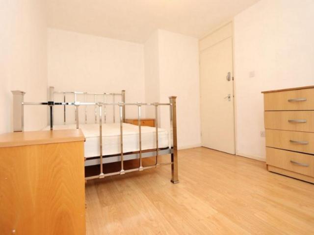 Shared Living/roommate 3 Bedroom For Rent London London 1019 ELS90559702