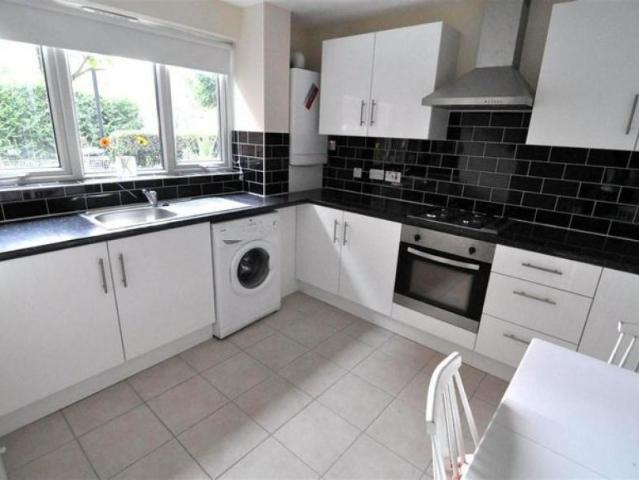 Shared Living/roommate 3 Bedroom For Rent London London 1019 ELS90559737
