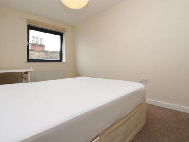Shared Living/roommate 3 Bedroom For Rent London London 1019 ELS90559906