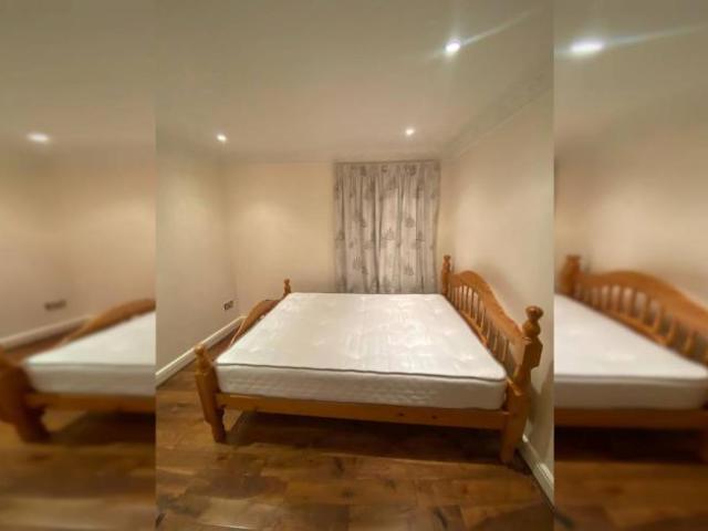 Shared Living/roommate 3 Bedroom For Rent London London 1020 ELS94982978