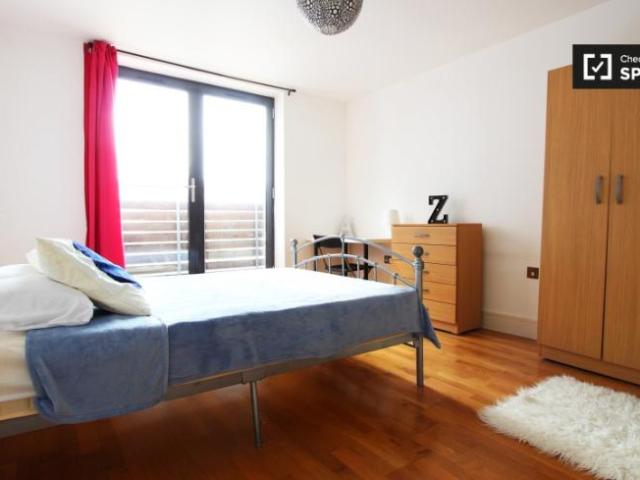 Shared Living/roommate 3 Bedroom For Rent London London 1148 ES103121450
