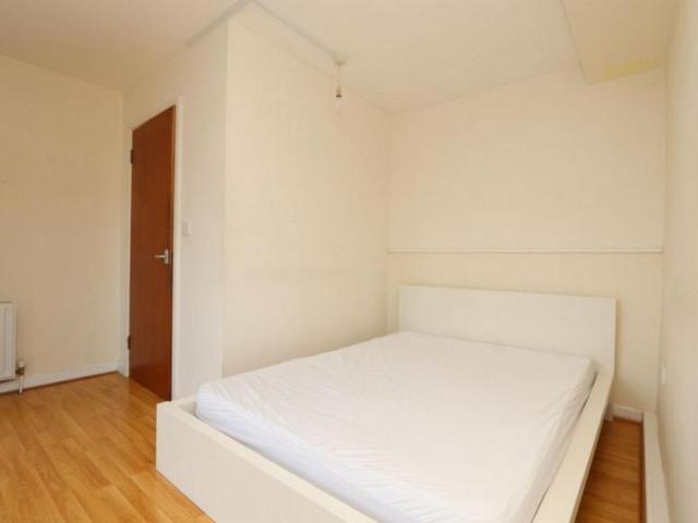 Shared Living/roommate 3 Bedroom For Rent London London 1149 ELS90559939