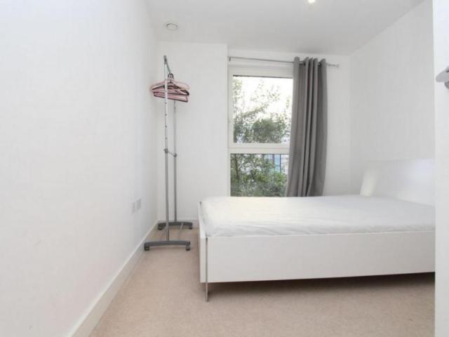 Shared Living/roommate 3 Bedroom For Rent London London 1149 ELS90560097