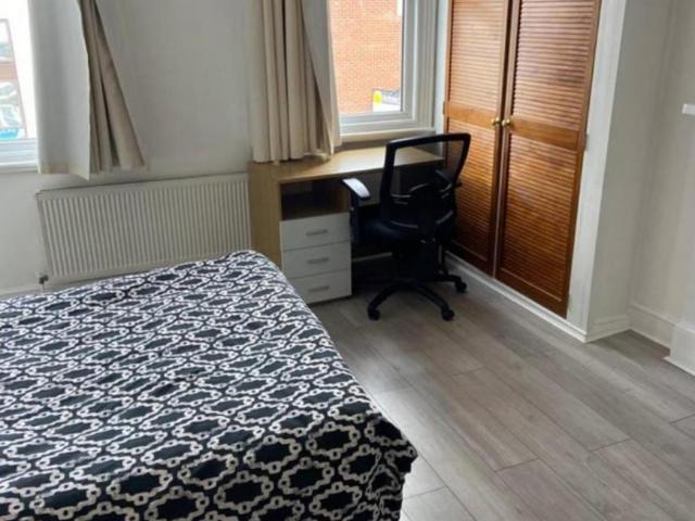 Shared Living/roommate 3 Bedroom For Rent London London 1150 ELS90560672