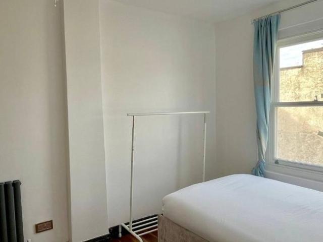 Shared Living/roommate 3 Bedroom For Rent London London 1150 ES100945886