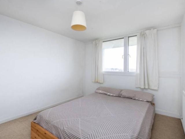 Shared Living/roommate 3 Bedroom For Rent London London 1166 ES100982380