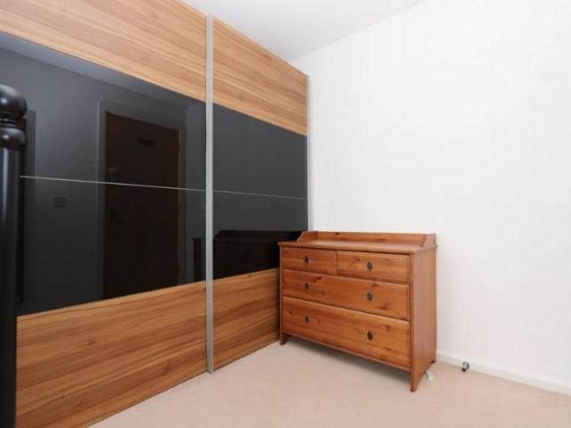 Shared Living/roommate 3 Bedroom For Rent London London 1170 ELS90559481