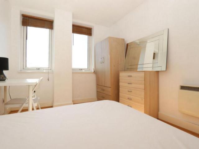 Shared Living/roommate 3 Bedroom For Rent London London 1170 ELS90559522