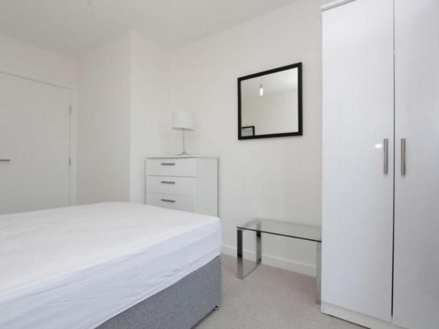 Shared Living/roommate 3 Bedroom For Rent London London 1192 ELS90560247