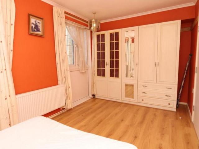 Shared Living/roommate 3 Bedroom For Rent London London 1105 ELS90559773