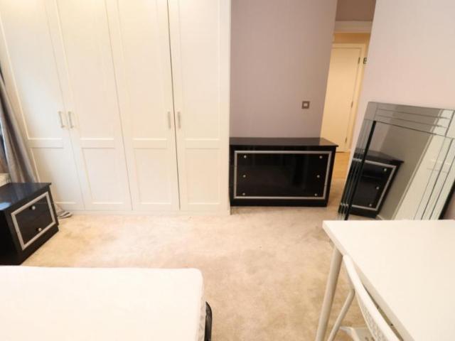 Shared Living/roommate 3 Bedroom For Rent London London 1105 ELS90560461