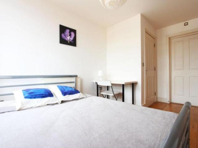 Shared Living/roommate 3 Bedroom For Rent London London 1114 ELS90559945