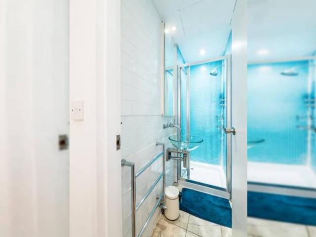 Shared Living/roommate 3 Bedroom For Rent London London 1121 ELS98103079