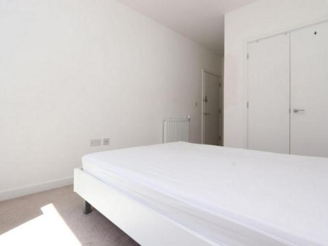 Shared Living/roommate 3 Bedroom For Rent London London 1279 ELS90559942