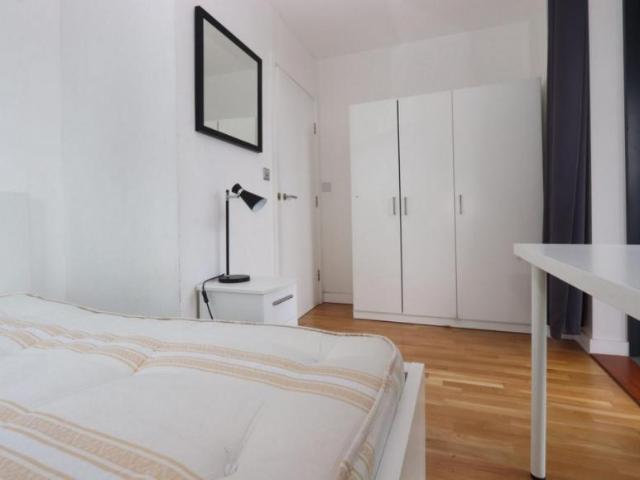 Shared Living/roommate 3 Bedroom For Rent London London 1279 ELS90560250