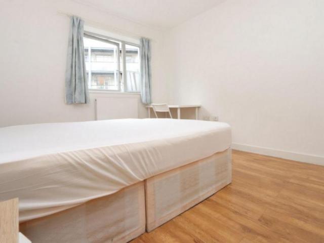 Shared Living/roommate 3 Bedroom For Rent London London 1279 ELS90560258