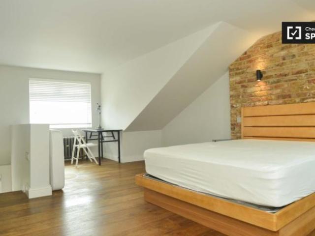 Shared Living/roommate 3 Bedroom For Rent London London 1299 ES101815358